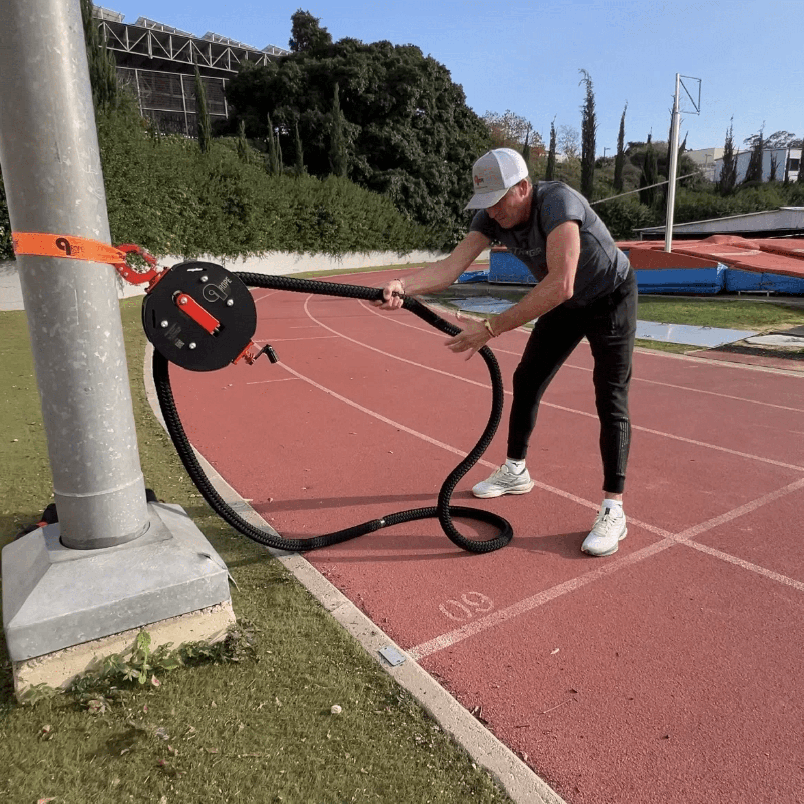 מכשיר כושר למשיכת חבל – Q-Rope מתקן אימון נייד לכל הרמות